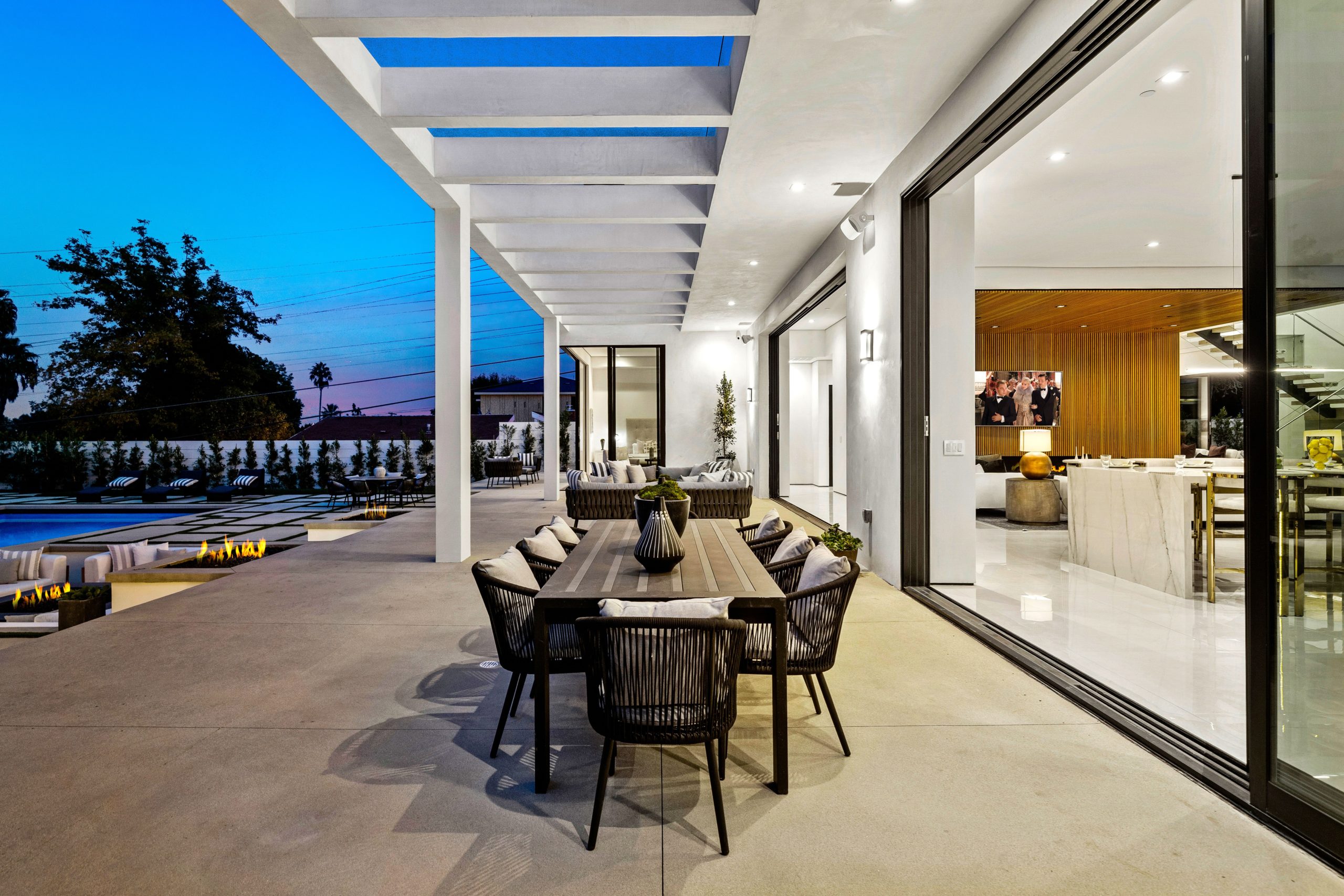 Series 8100 Sliding Doors | All Weather Architectural Aluminum