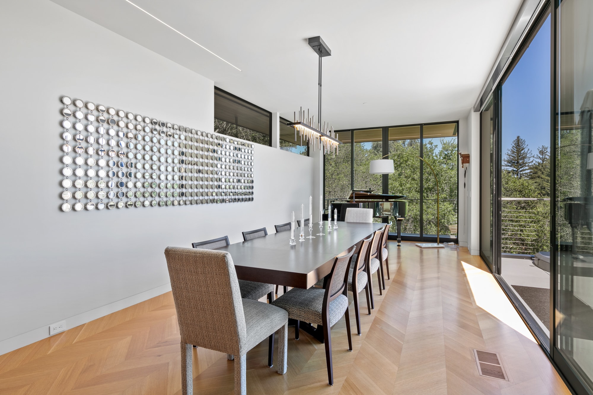 Series 8100 Sliding Doors | All Weather Architectural Aluminum